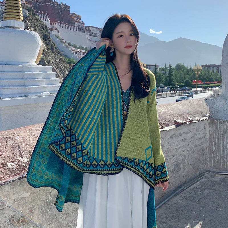 Great northwest ethnic style tourism wear Cape, Yunnan grassland desert ...